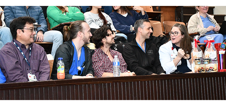 SOM Students Compete Against Surgery In Trivia Competition
